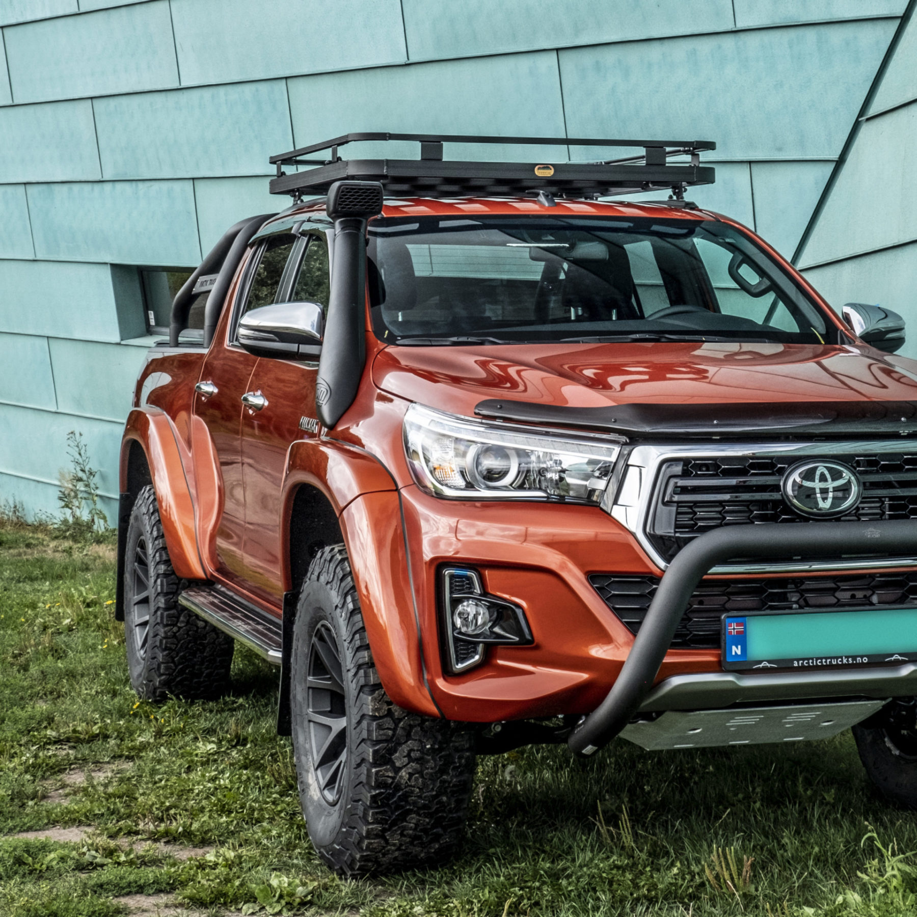 Toyota Hilux ombygginger - Arctic Trucks
